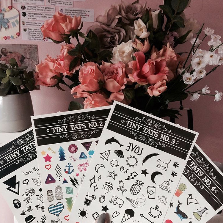 Snap & Share: Stylish Customer Photos with Temporary Tattoos